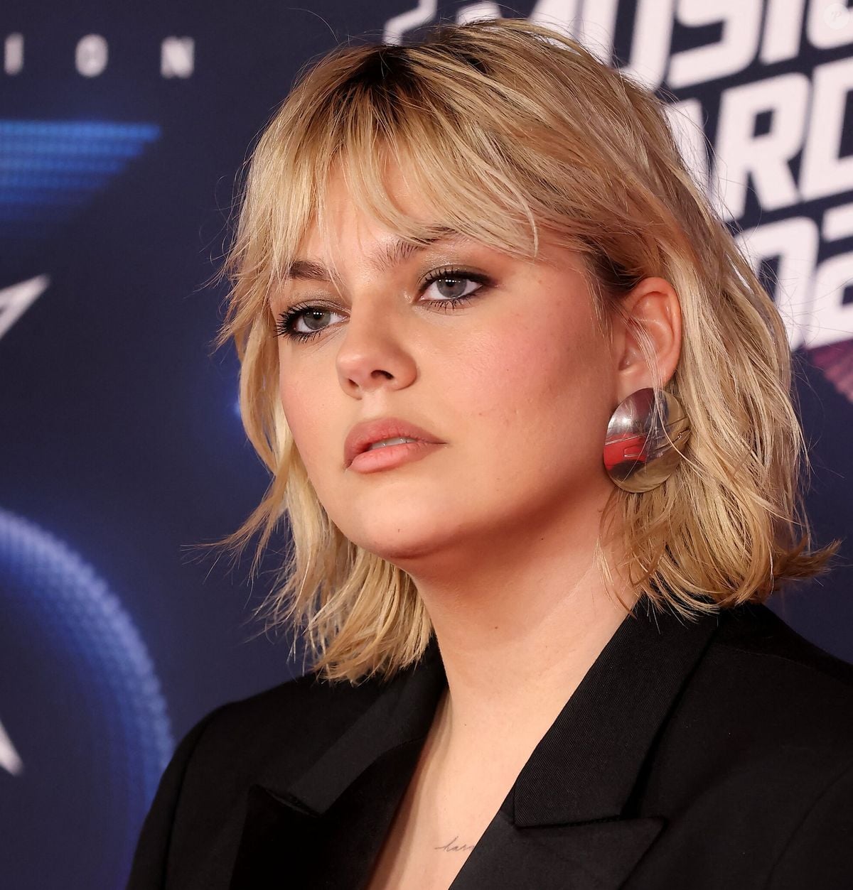 Photo : La nouvelle a été confirmée par Louane elle-même ! L Louane ...