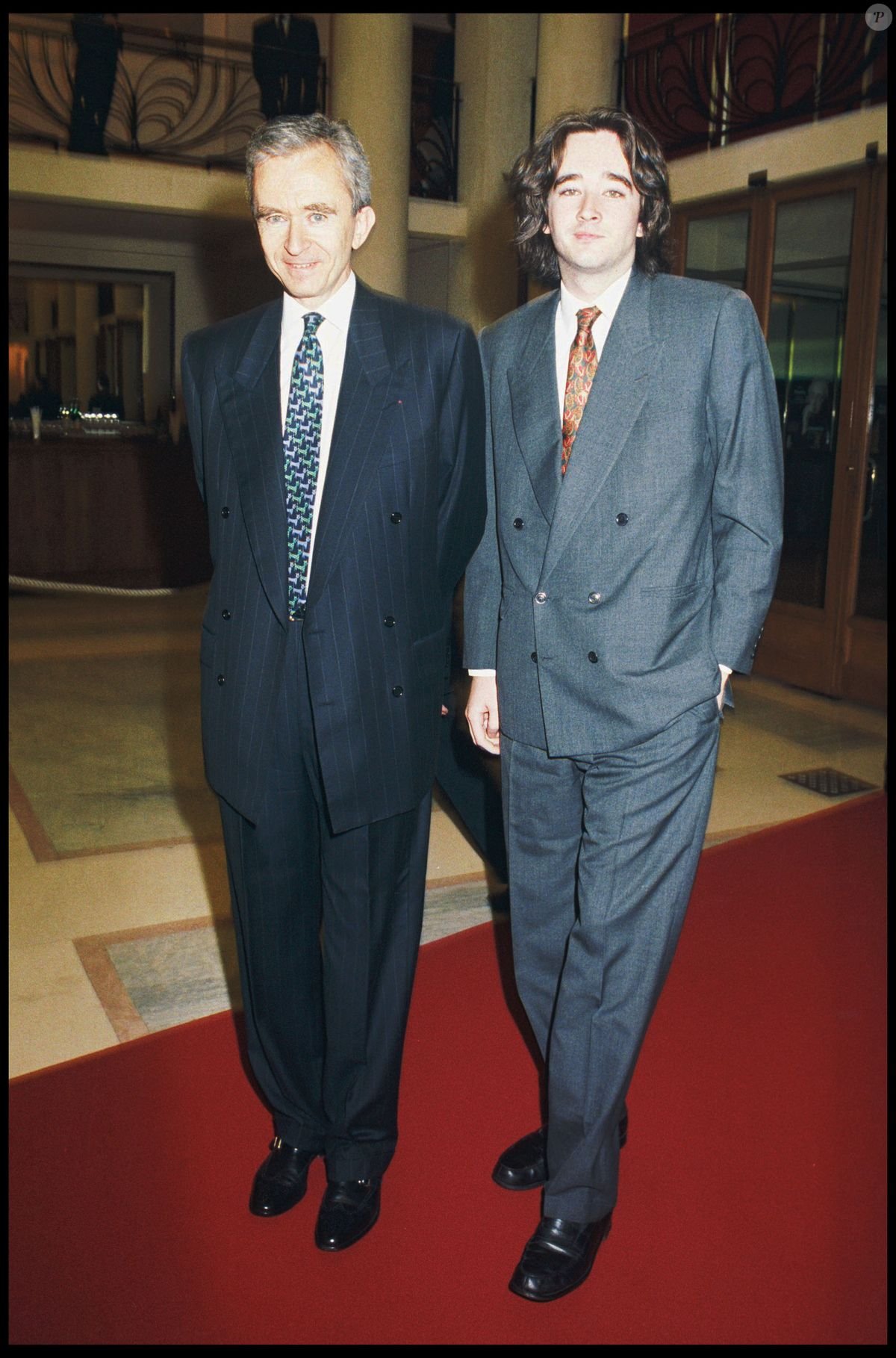 Photo : Bernard Arnault et son fils Antoine, en 1997 © BERTRAND RINDOFF ...