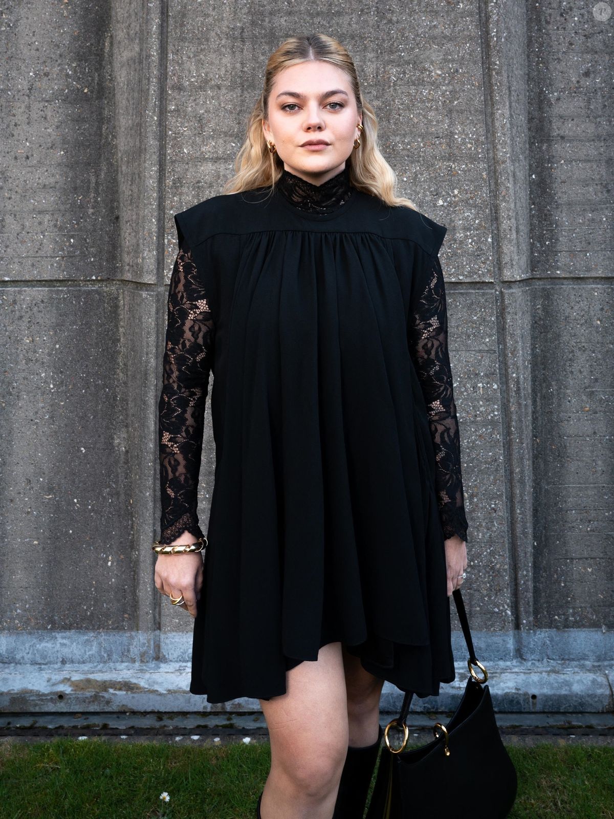 Photo : La chanteuse Louane (Louane Emera) au photocall du défilé ...