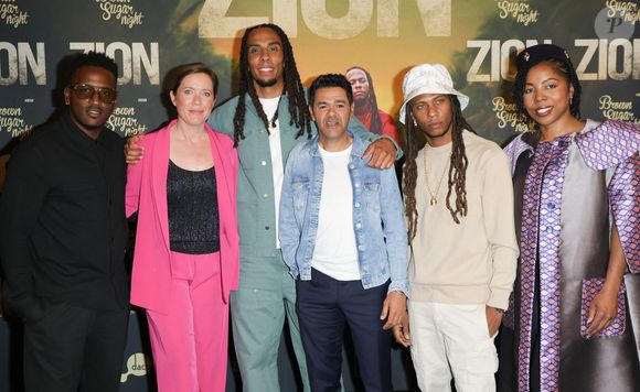 Photo : Nelson Foix, Jamel Debbouze, Sloan Decombes et Laurence Lascary ...