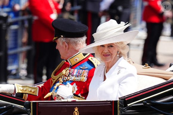 Pourtant si sage, la fille Kate et William, Charlotte surprend : À 10 ...