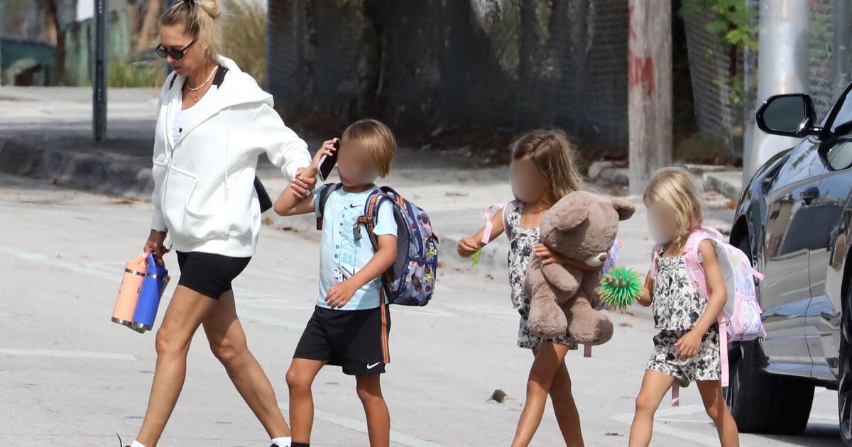 Plus de fauteuil roulant, Anna Kournikova va mieux ! Et ses 3 enfants ...