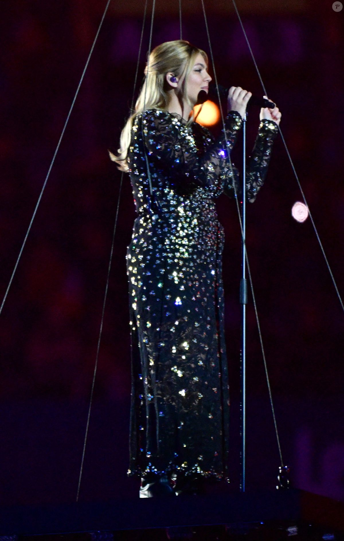 Photo : La chanteuse Louane (Louane Emera), représentante de la France ...