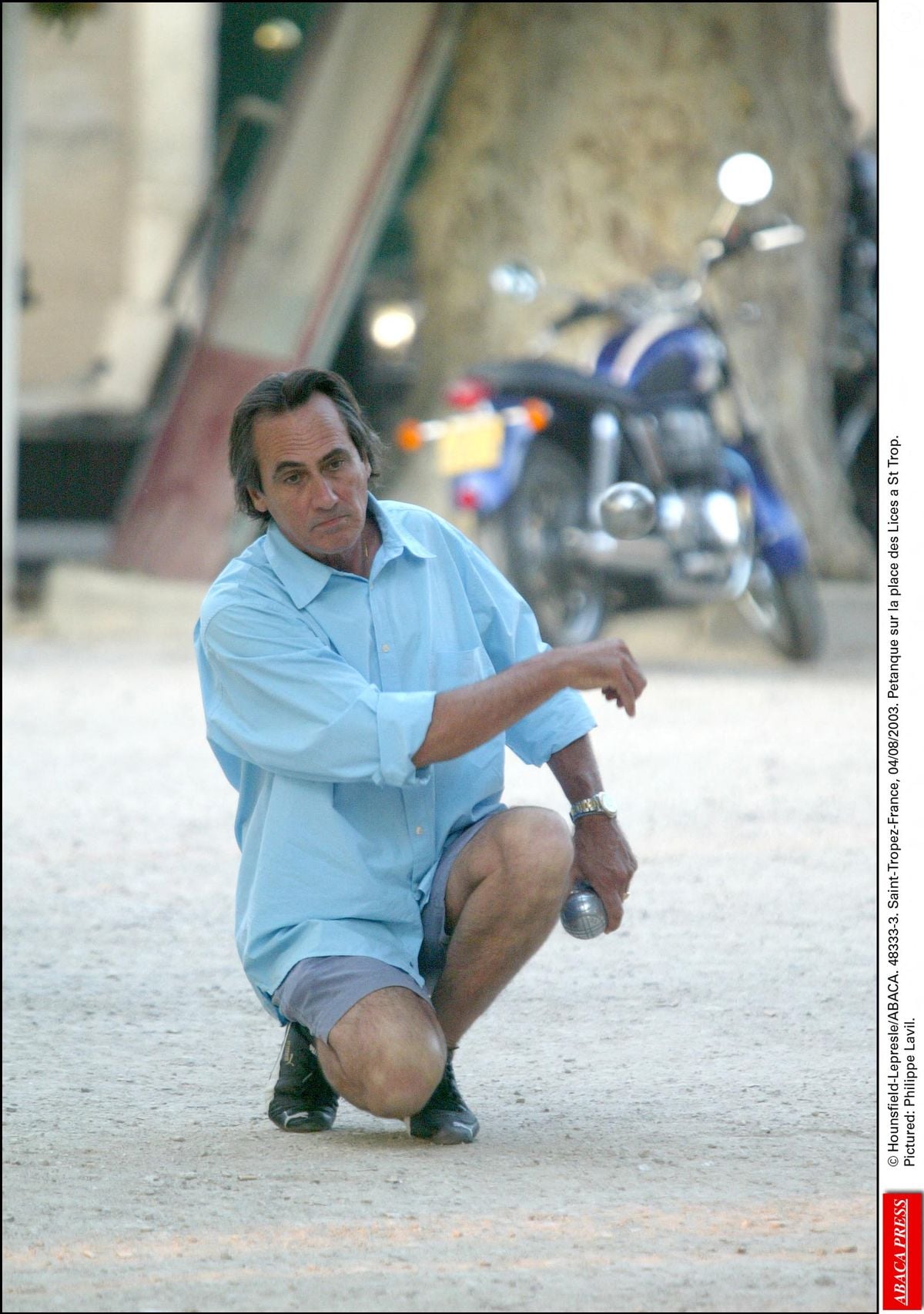 Photo : Aujourd'hui, il va mieux et s'adonne à nouveau à la pétanque ...