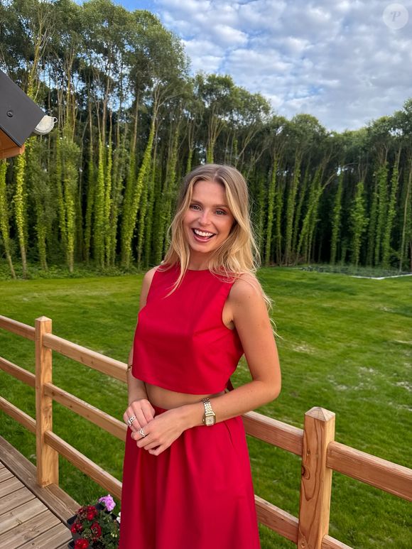 PORTRAIT Miss France 2026 : Chevelure blonde parfaitement coiffée ...