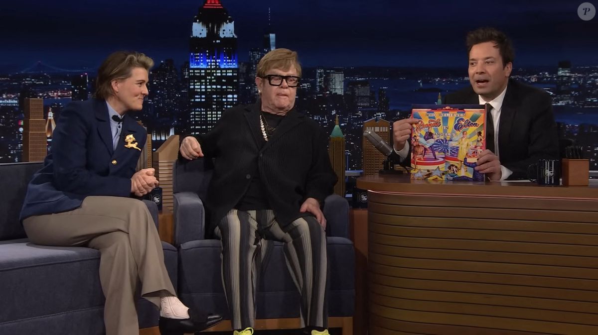 Photo : Elton John sur le plateau de la NBC le 6 avril 2025. Photo ...