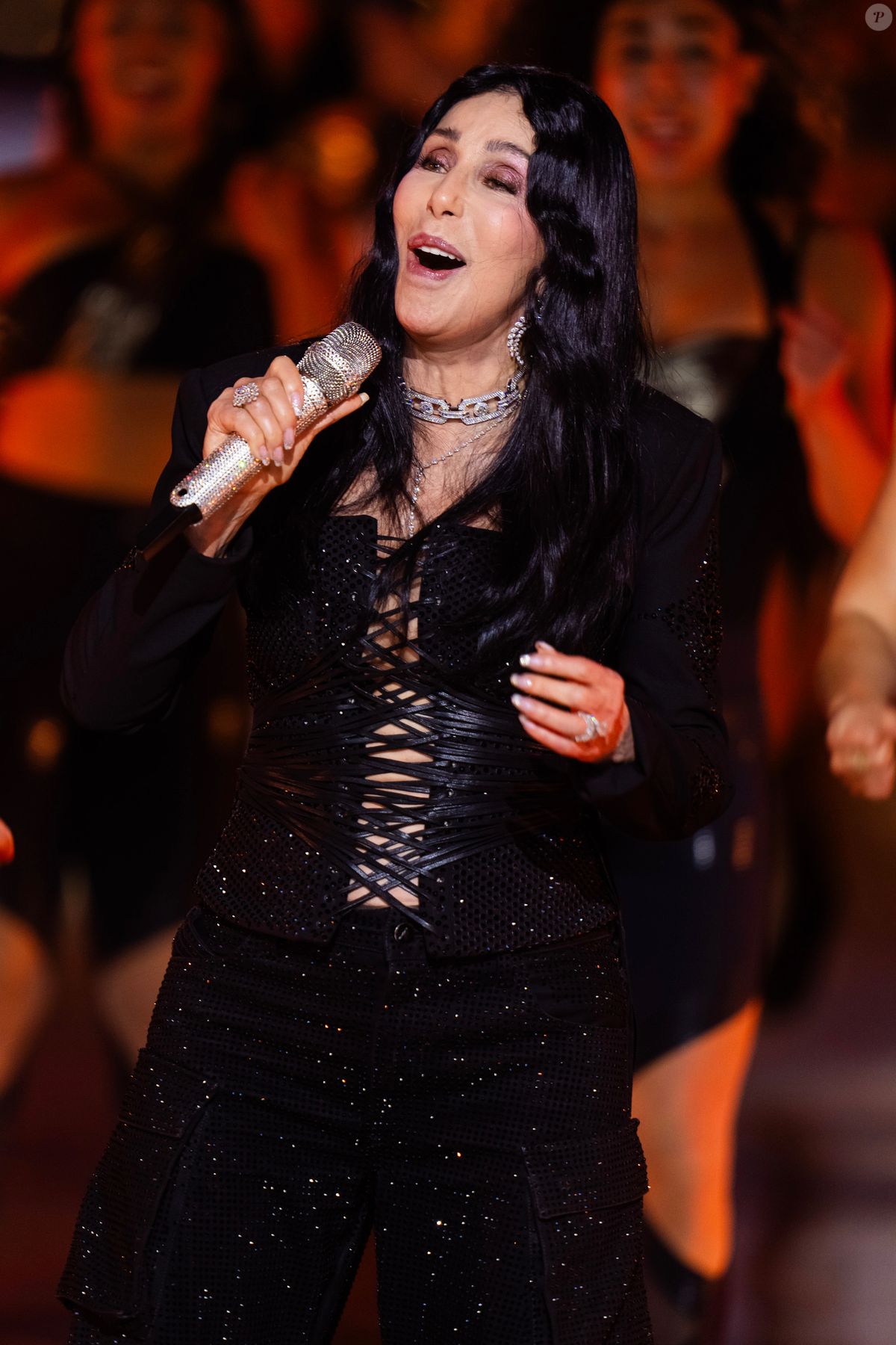 Photo : La chanteuse Cher en concert lors du show Victoria's Secret ...