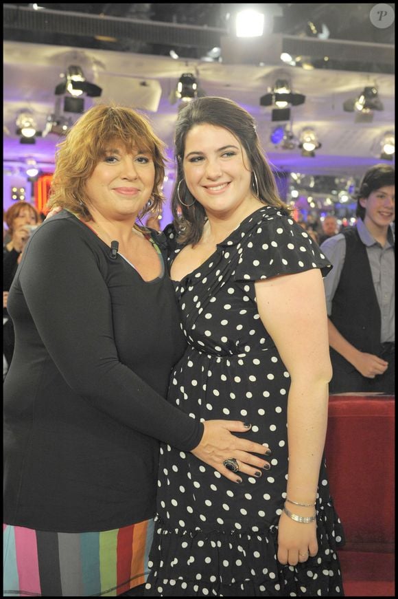 "Ça m'a fait passer du 38 au 46" : Michèle Bernier sans filtre sur sa ...