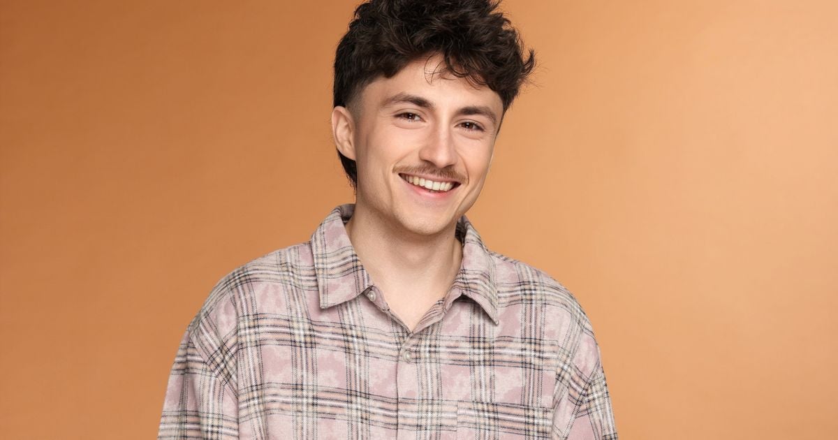 PORTRAIT Star Academy 2025 : Léo baigné dans la musique depuis son enfance grâce à sa mère et ...