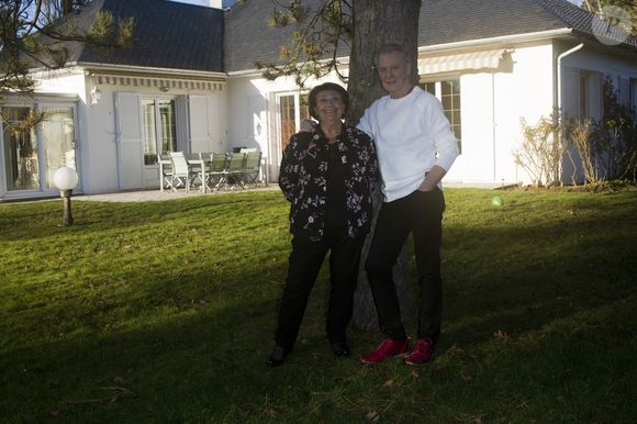 Photo : Herbert Leonard et sa femme Cléo chez eux à Barbizon le 2016/12 ...