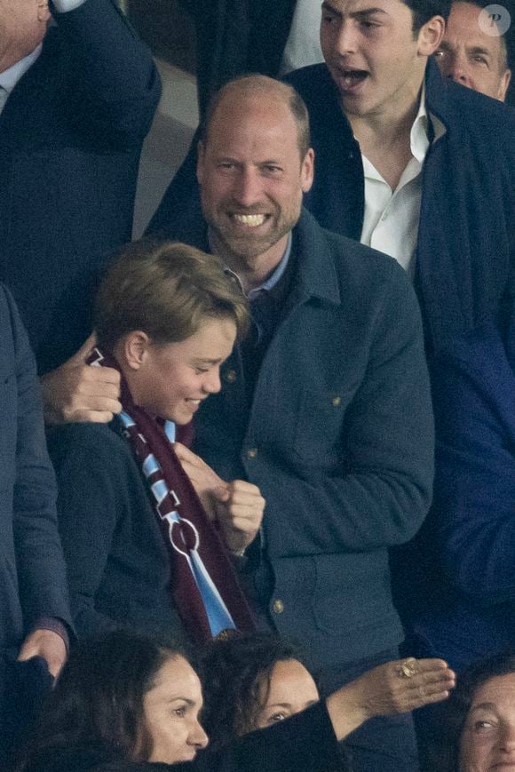 Photo : Le prince William, prince de Galles, et son fils, le prince ...