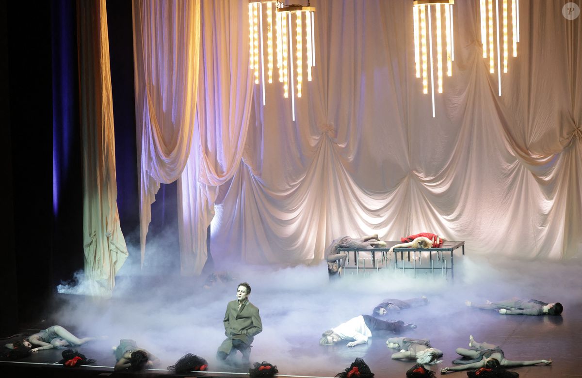 Photo : - Exclusif - Céleste Hauser et Benjamin Siksou - Générale du ...