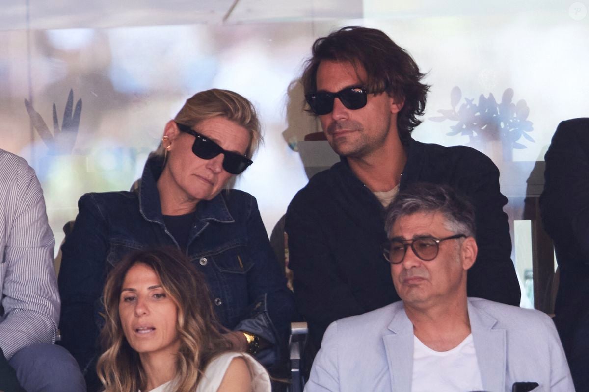 Photo : Bertrand Chameroy, Anne-Elisabeth Lemoine dans les tribunes de ...