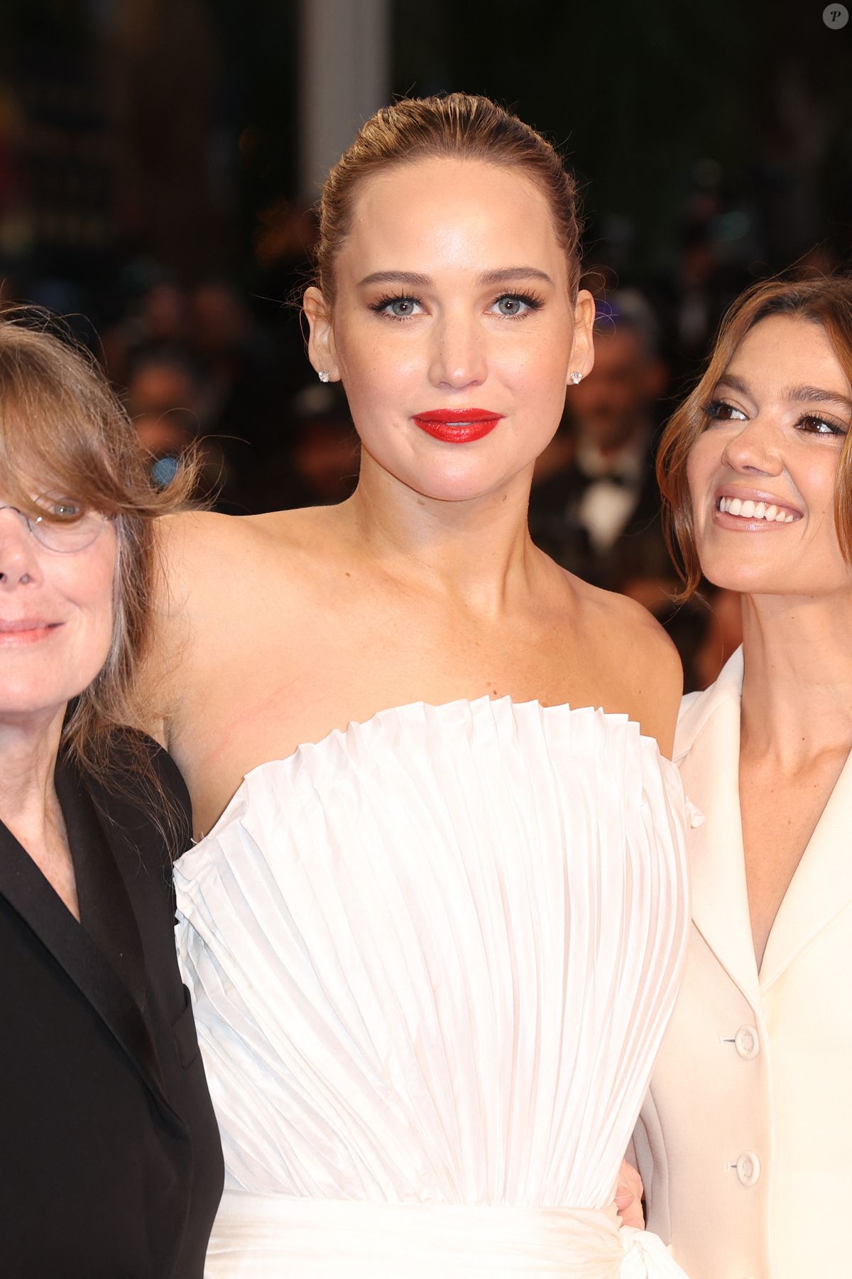 Photo : Jennifer Lawrence - Montée des marches du film « Die my love ...