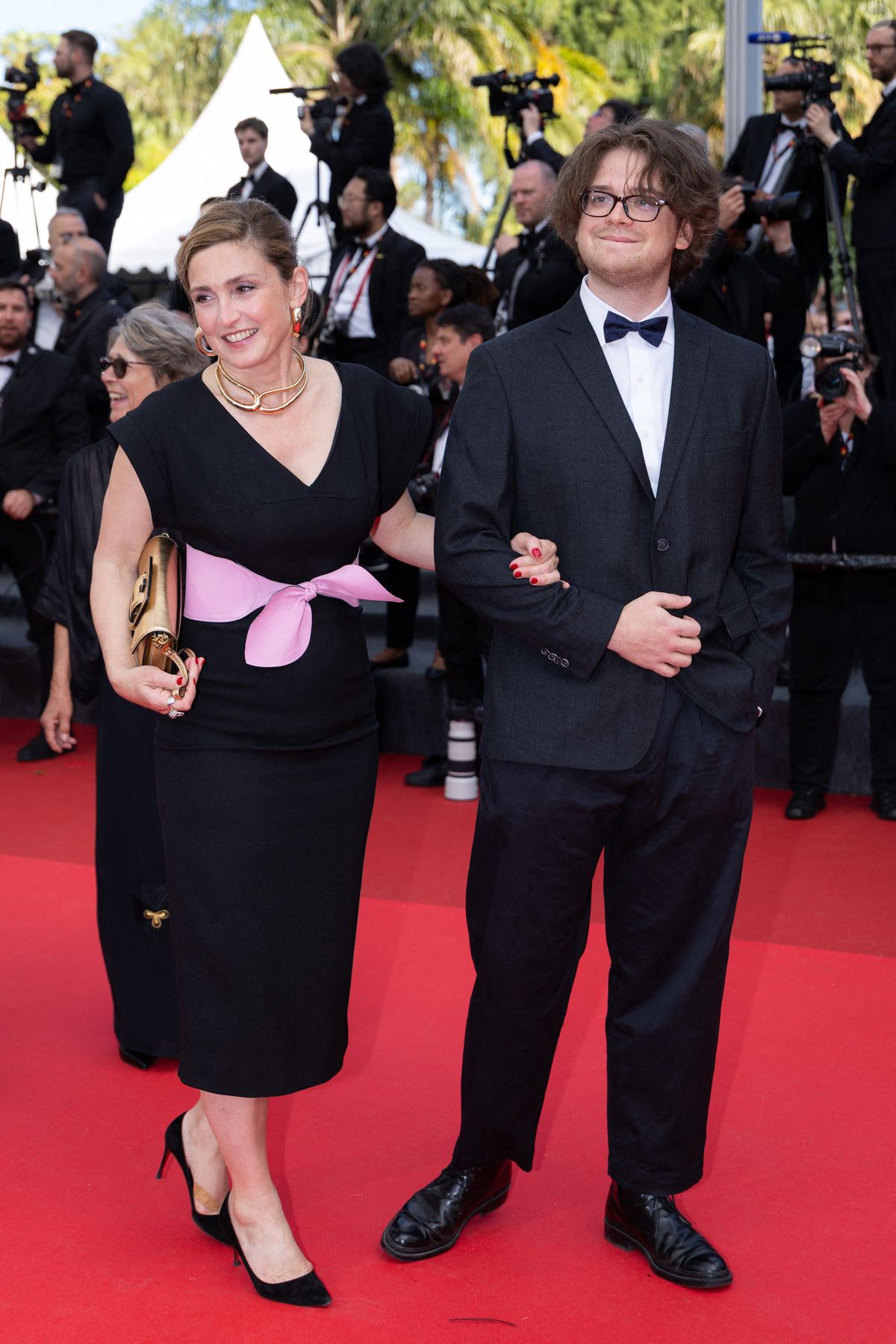 Photo : Julie Gayet assiste au tapis rouge de "La Venue De L'avenir ...