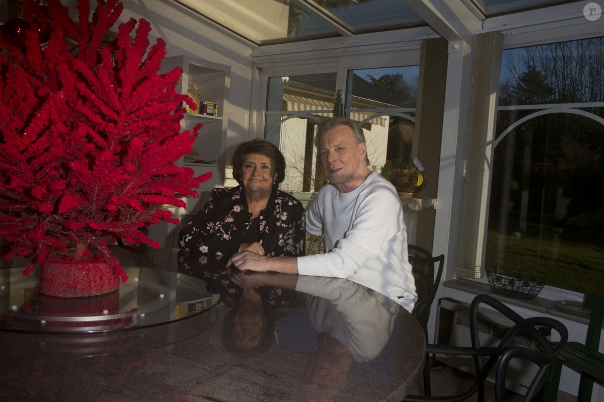 Photo : Herbert Leonard et sa femme Cléo chez eux à Barbizon le 2016/12 ...