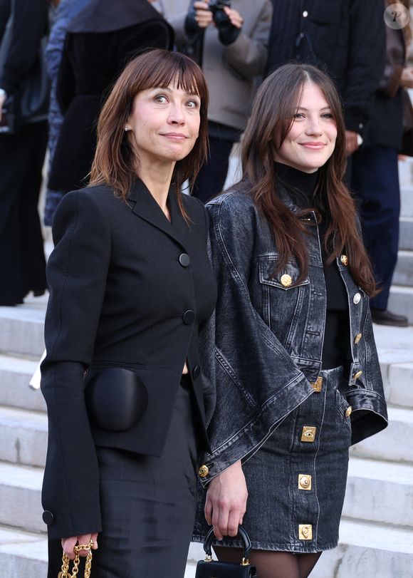 Photo : Sophie Marceau et sa fille Juliette Lemley au défilé ...