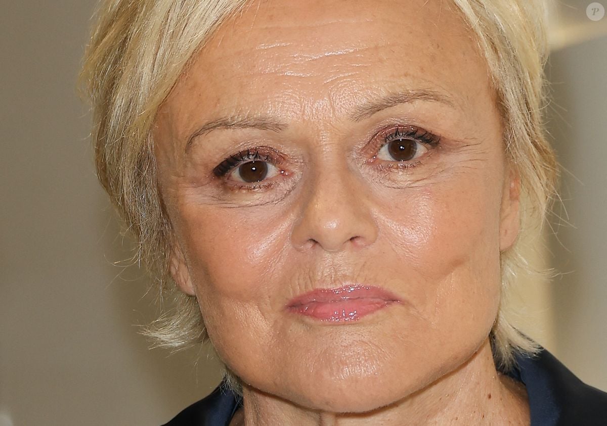 Photo : Muriel Robin - Avant-première du téléfilm "Les yeux Grands ...