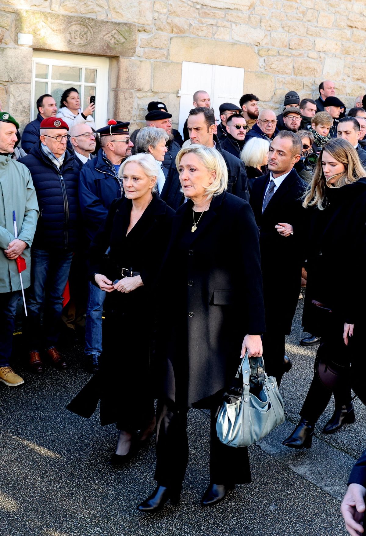Photo : Marine Le Pen, sa soeur Marie-Caroline, Mathilde Chauffroy ...