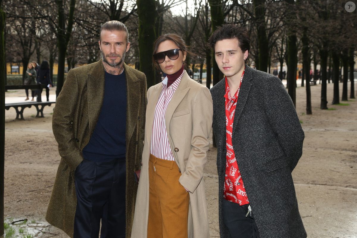 Photo : David Beckham, Victoria Beckham et Brooklyn Beckham assistent ...