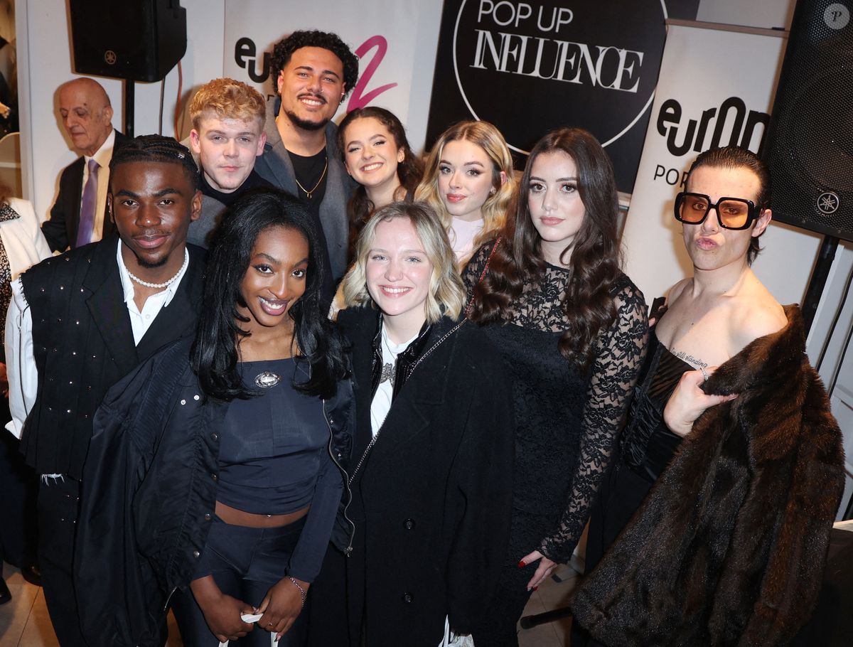 Photo : De nombreux élèves étaient aussi présents Charles, Emma, Ebony ...