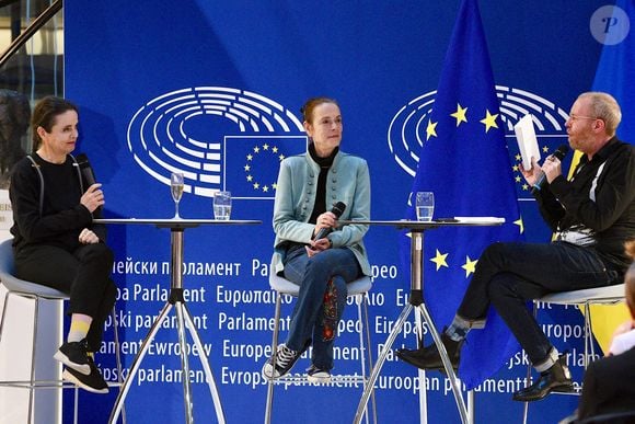 Amélie Nothomb : Rares photos de sa sœur Juliette, son sosie qui écrit ...