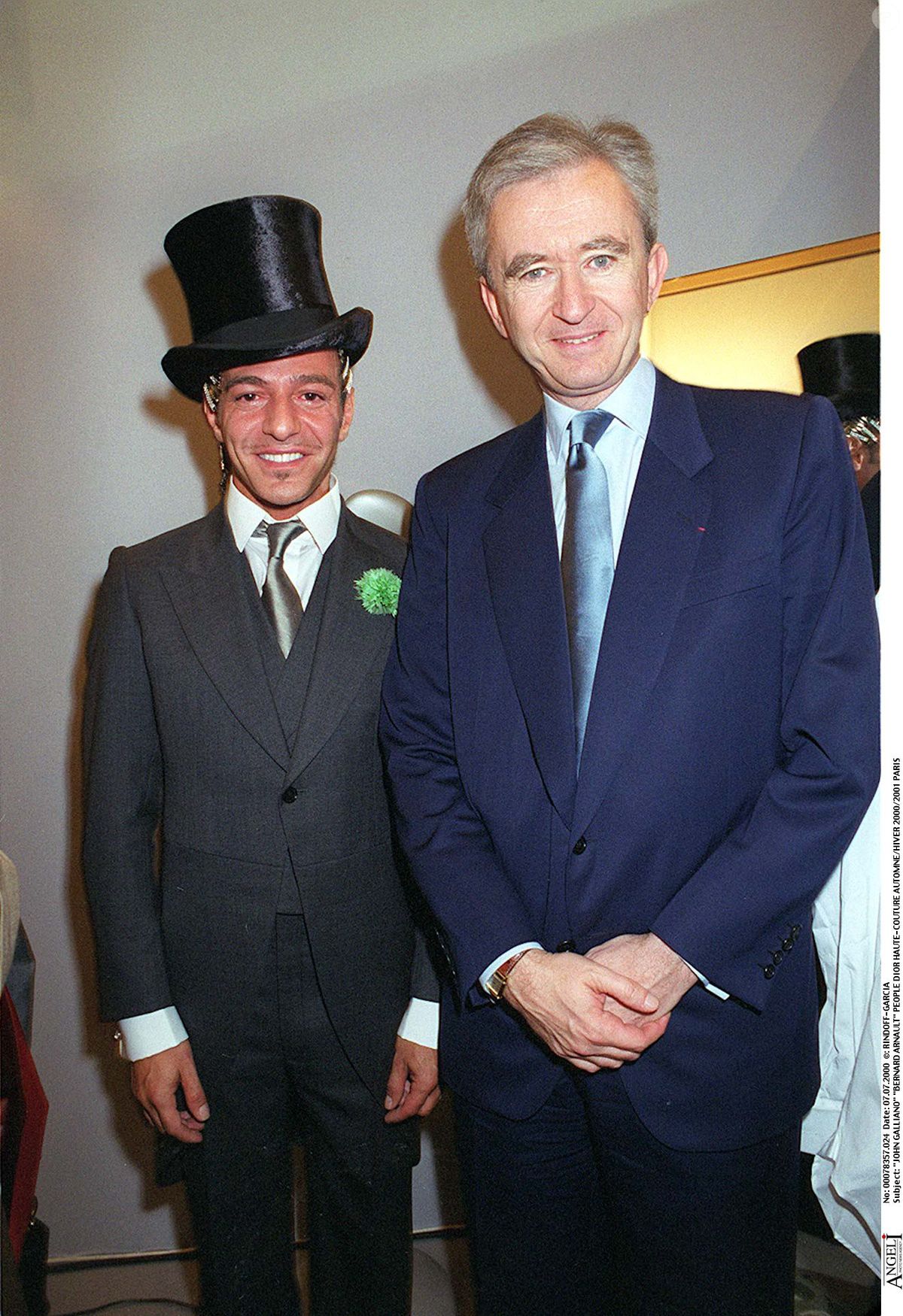 Photo : John Galliano, Bernard Arnault - défilé Dior haute-couture 2000/2001 Paris RINDOFF ...