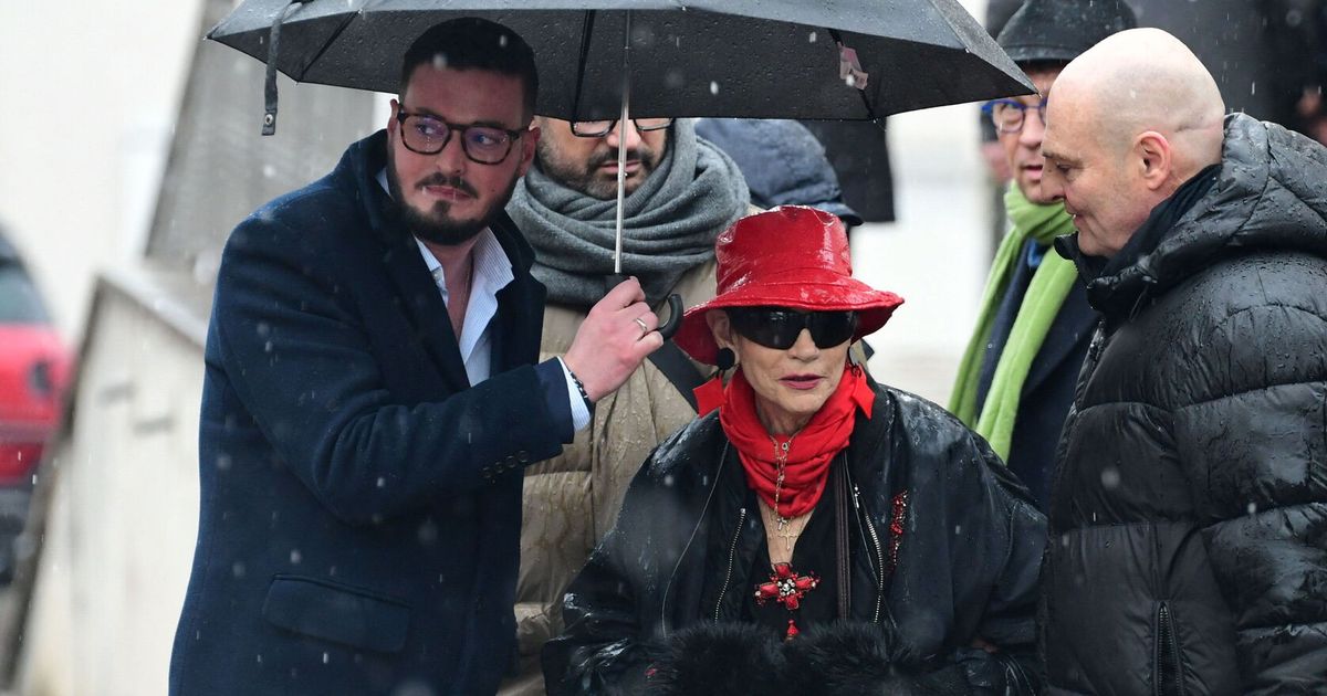 Isabelle Morini-Bosc entourée de ses proches pour accompagner son mari ...