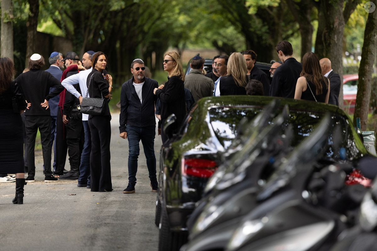 Photo : Exclusif - Florentine Leconte - Obsèques de Sabine Anthony au ...