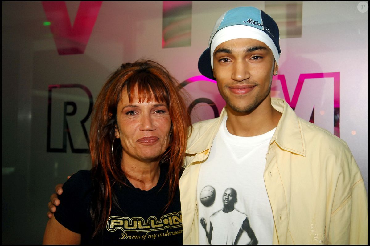 Photo : Exclusif – Clémentine Célarié et son fils lors de la soirée des ...