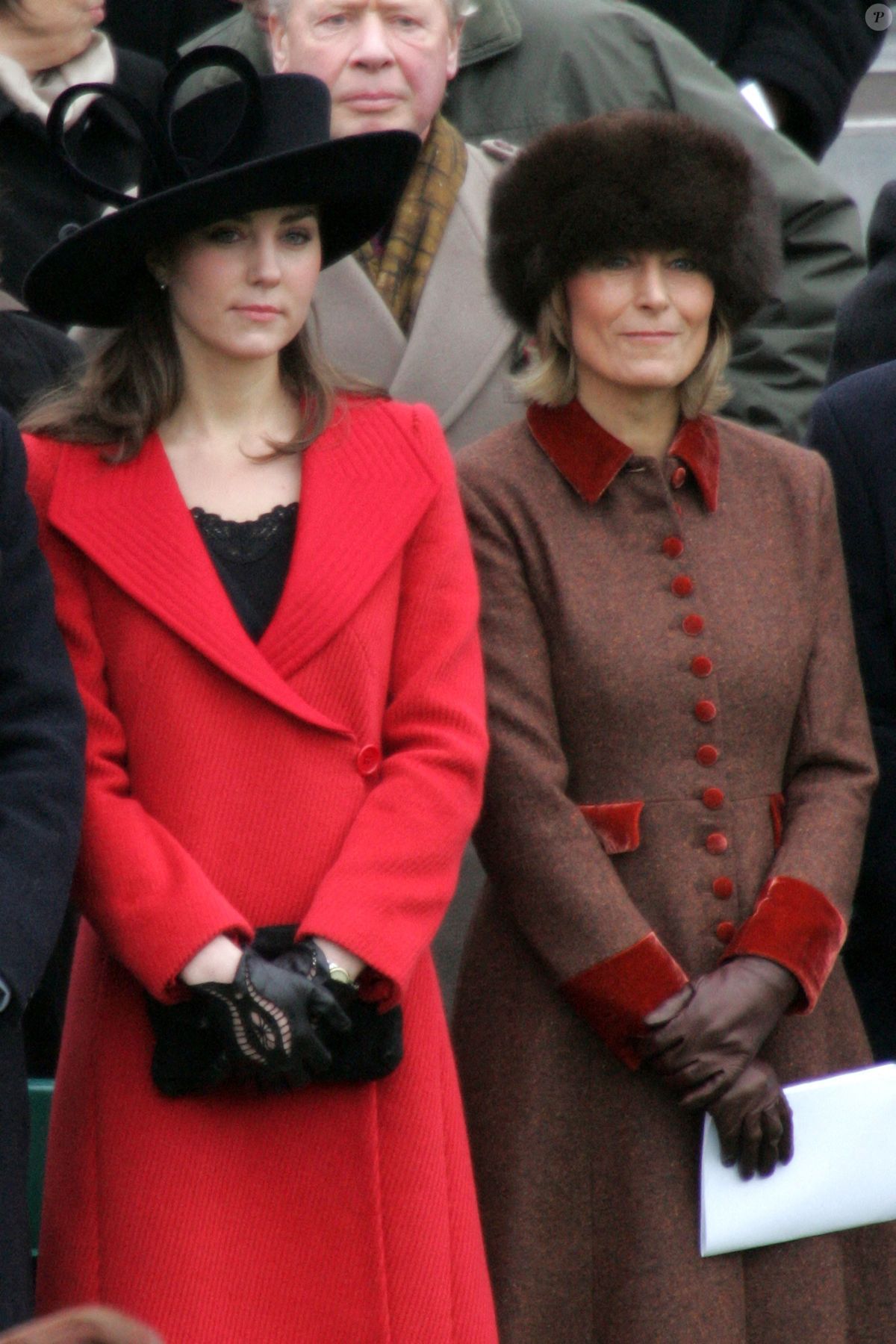 Photo : La petite amie du prince William, Kate Middleton (g), et sa ...