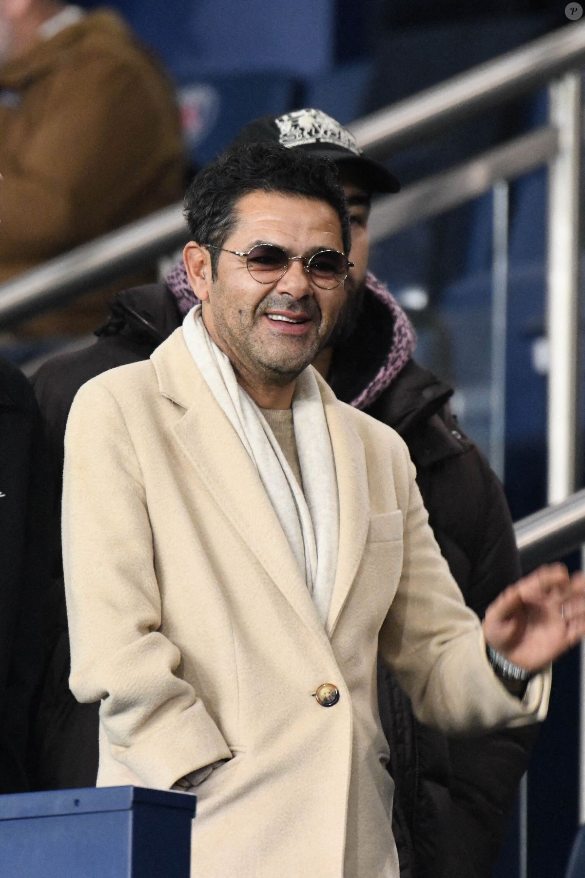 Photo : Jamel Debbouze, Leon Debbouze et Oli assistent au match ...