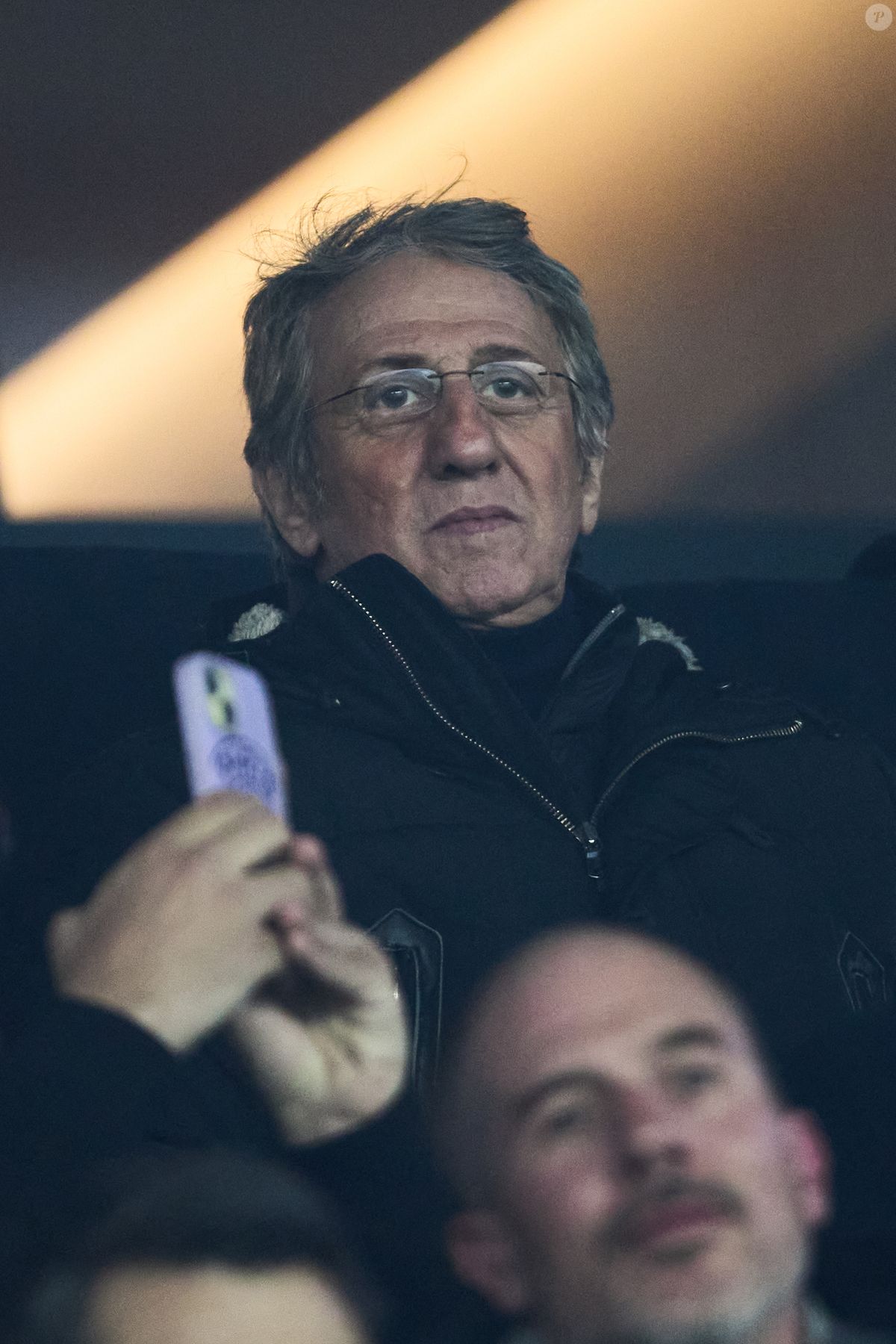 Photo : Richard Anconina dans les tribunes lors du match de Ligue Des ...