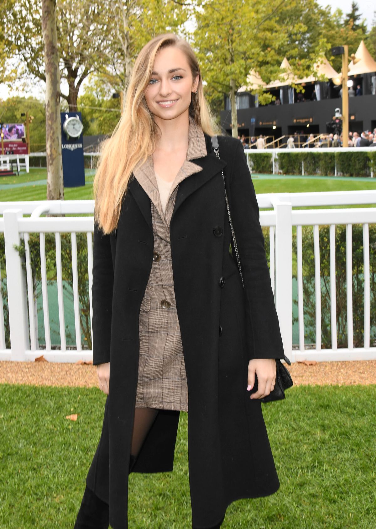 Photo : Emma Smet - People au Qatar Prix de l'Arc de Triomphe sur l ...