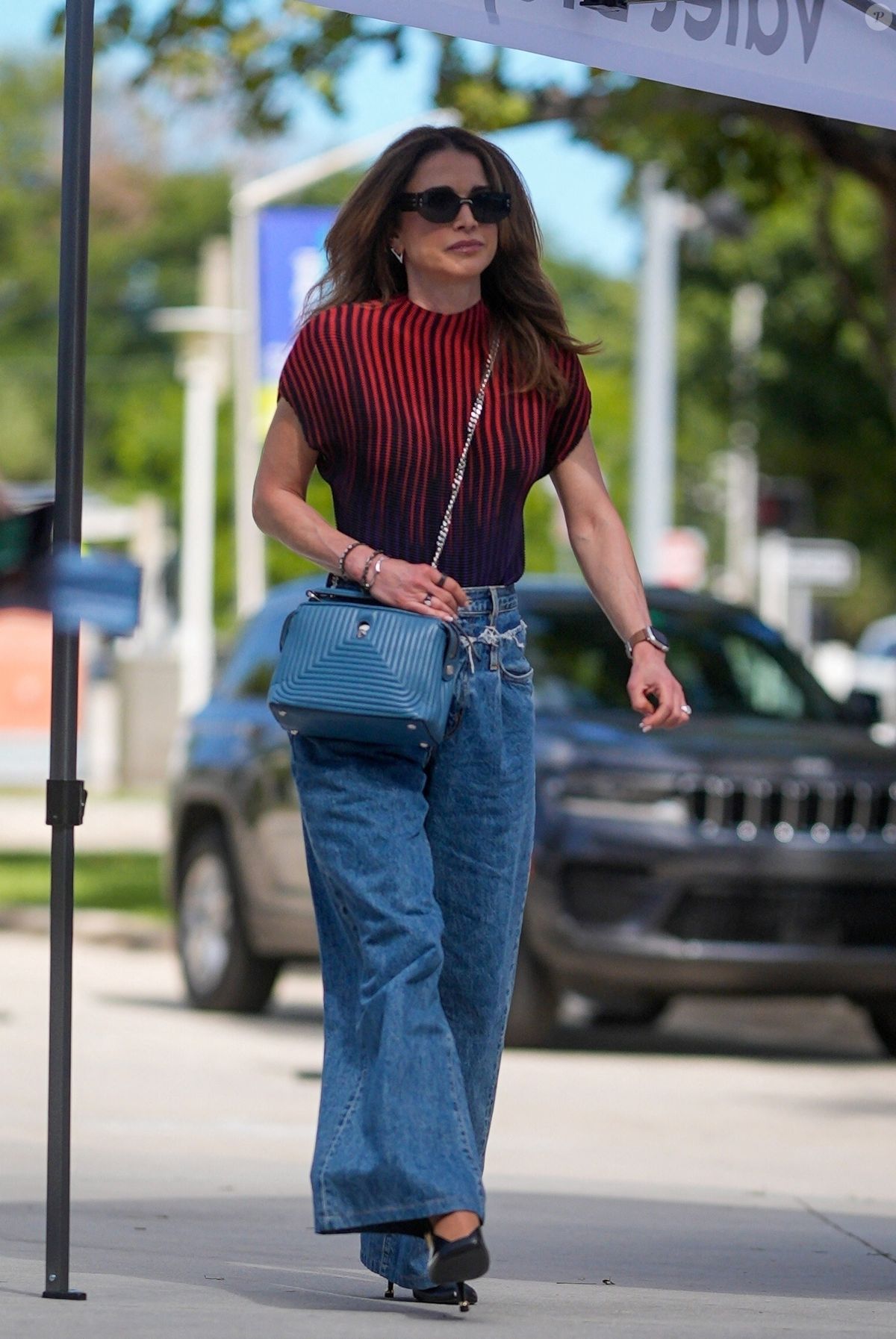 Photo : Exclusif - La reine Rania de Jordanie arrive au Art Basel Miami ...