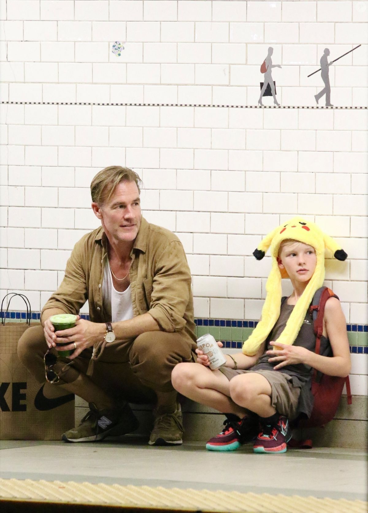 Photo : James Van Der Beek et son fils font du shopping dans les rues ...