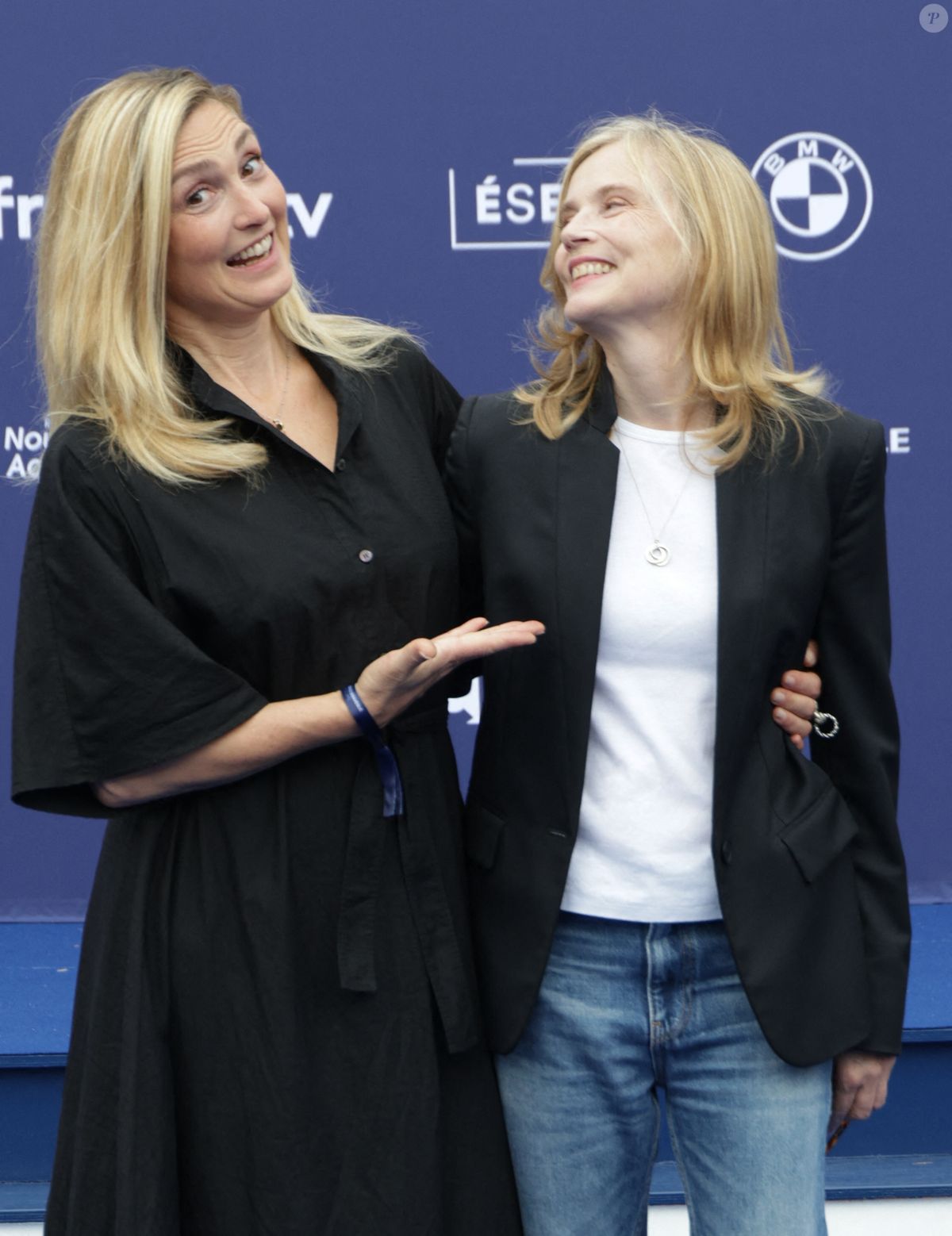 Photo : Julie Gayet, Isabelle Carré - Arrivées au cinéma CGR lors de la 18ème édition du ...