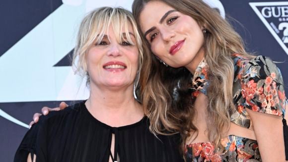 Emmanuelle Seigner et Morgane Polanski : mère et fille prennent la pose ...
