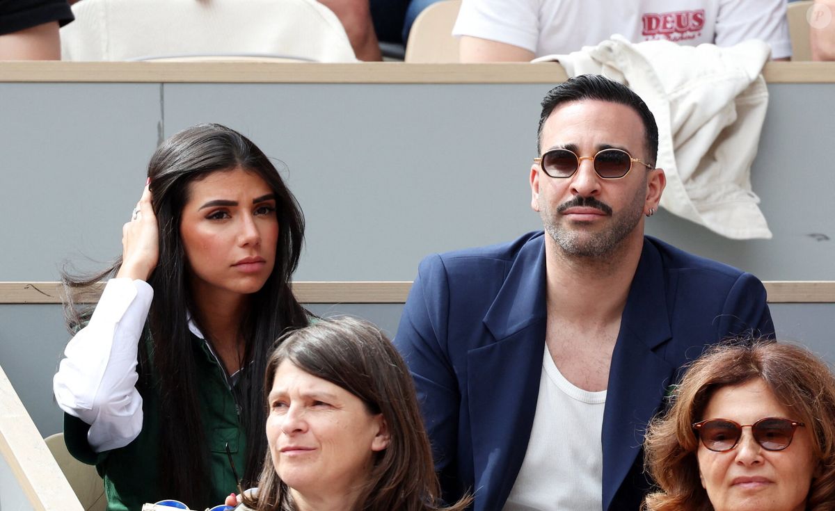 Photo : Adil Rami et sa compagne Louana Franco dans les tribunes lors ...