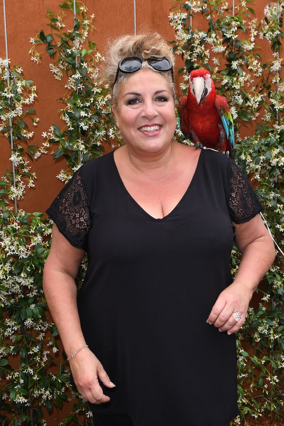 Photo : Marianne James pose au Village pendant les Internationaux de ...