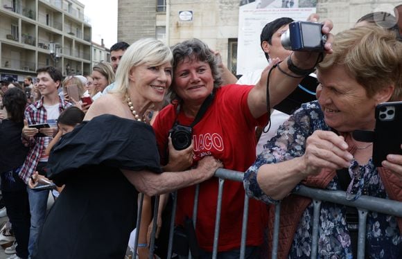Un mois après la perte du père de son fils, première apparition de l ...