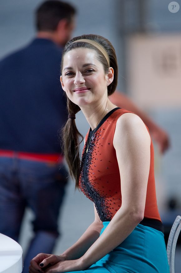 Photo : Marion Cotillard - People invités au Grand Journal de Canal + à ...