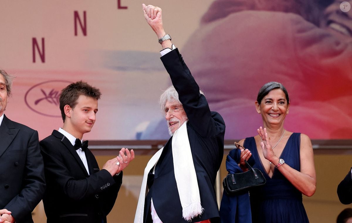 Photo : Timi-Joy Marbot, Pierre Richard et sa femme Ceyla Lacerda - Montée des marches du film ...