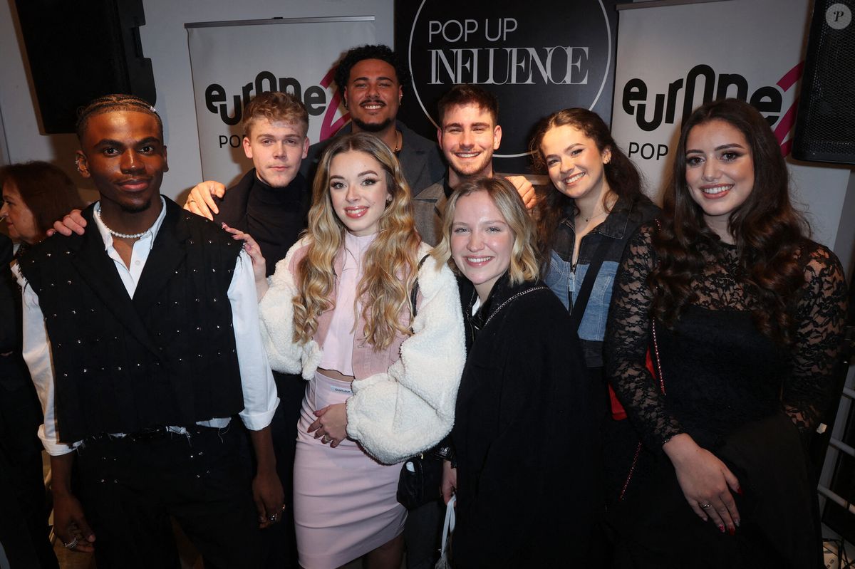 Photo : Charles, Emma, Noah, Julie, Julien, Maia, Franck et Maureen ...