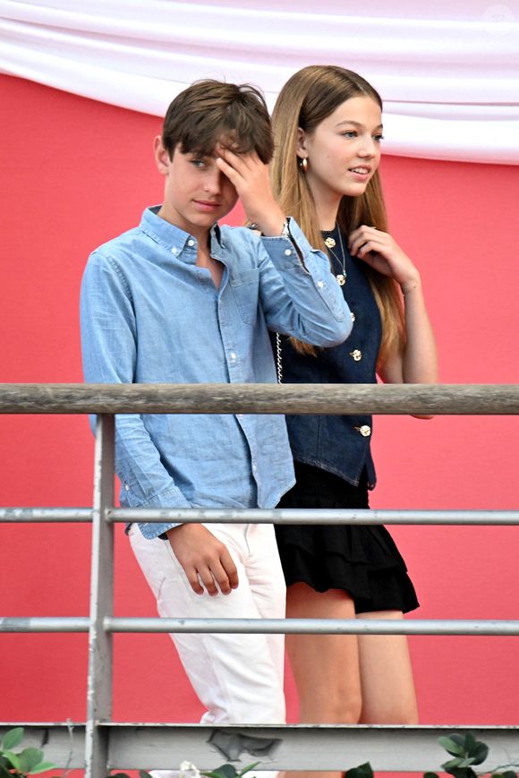 Charlotte Casiraghi de sortie avec son fils Raphaël, qui ressemble beaucoup à son papa Gad ...