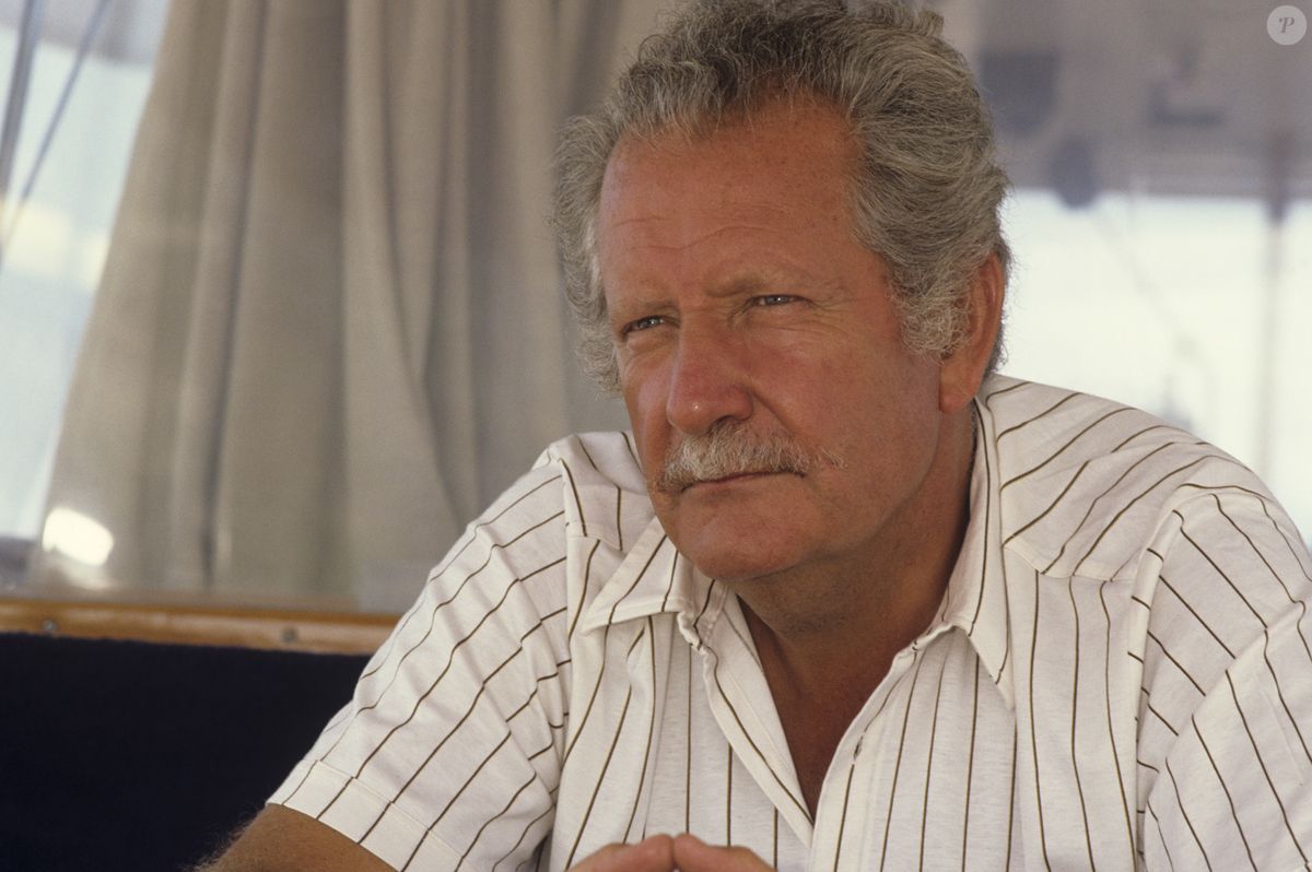 Photo : Pierre Bellemare en vacances à Porto-Vecchio le 8 août 1984 ...