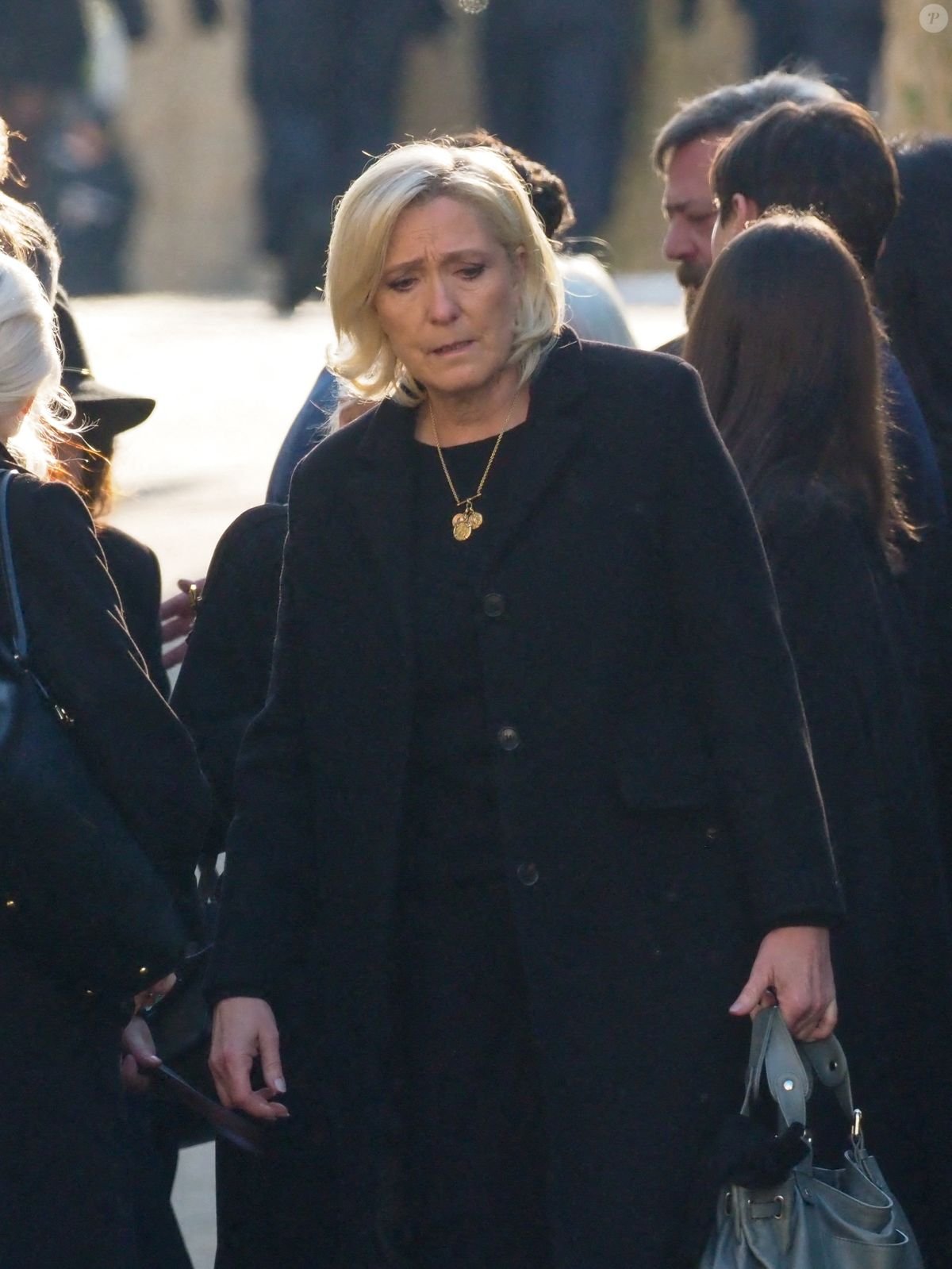 Photo : Marine Le Pen, sa soeur Marie-Caroline, Mathilde Chauffroy ...