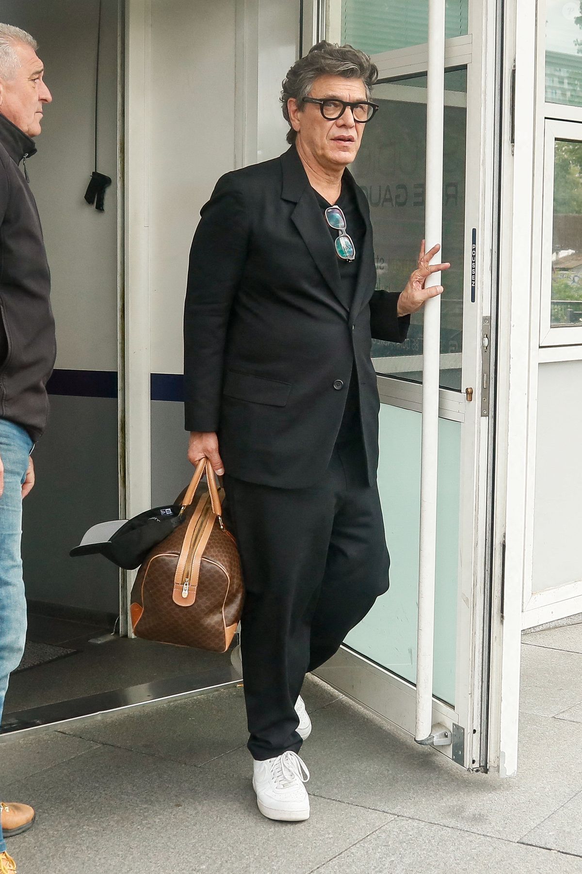 Photo : Marc Lavoine à la sortie de l'enregistrement de l'émission ...