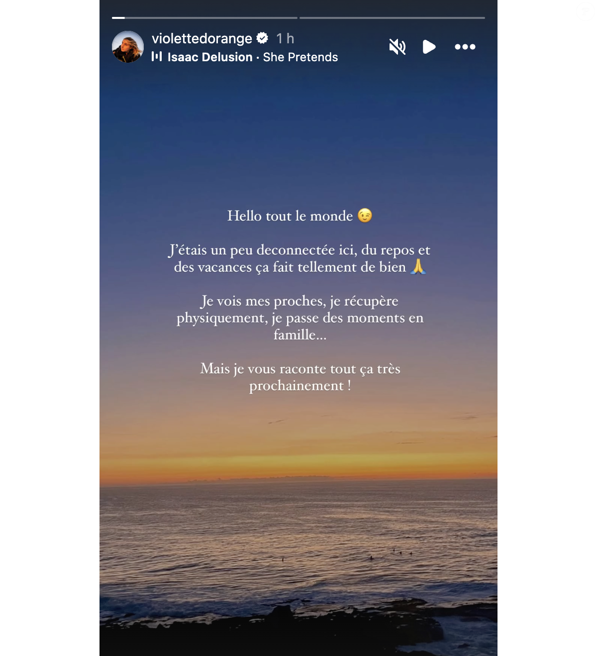 Photo : “Hello tout le monde. J’étais un peu déconnectée ici, du repos ...