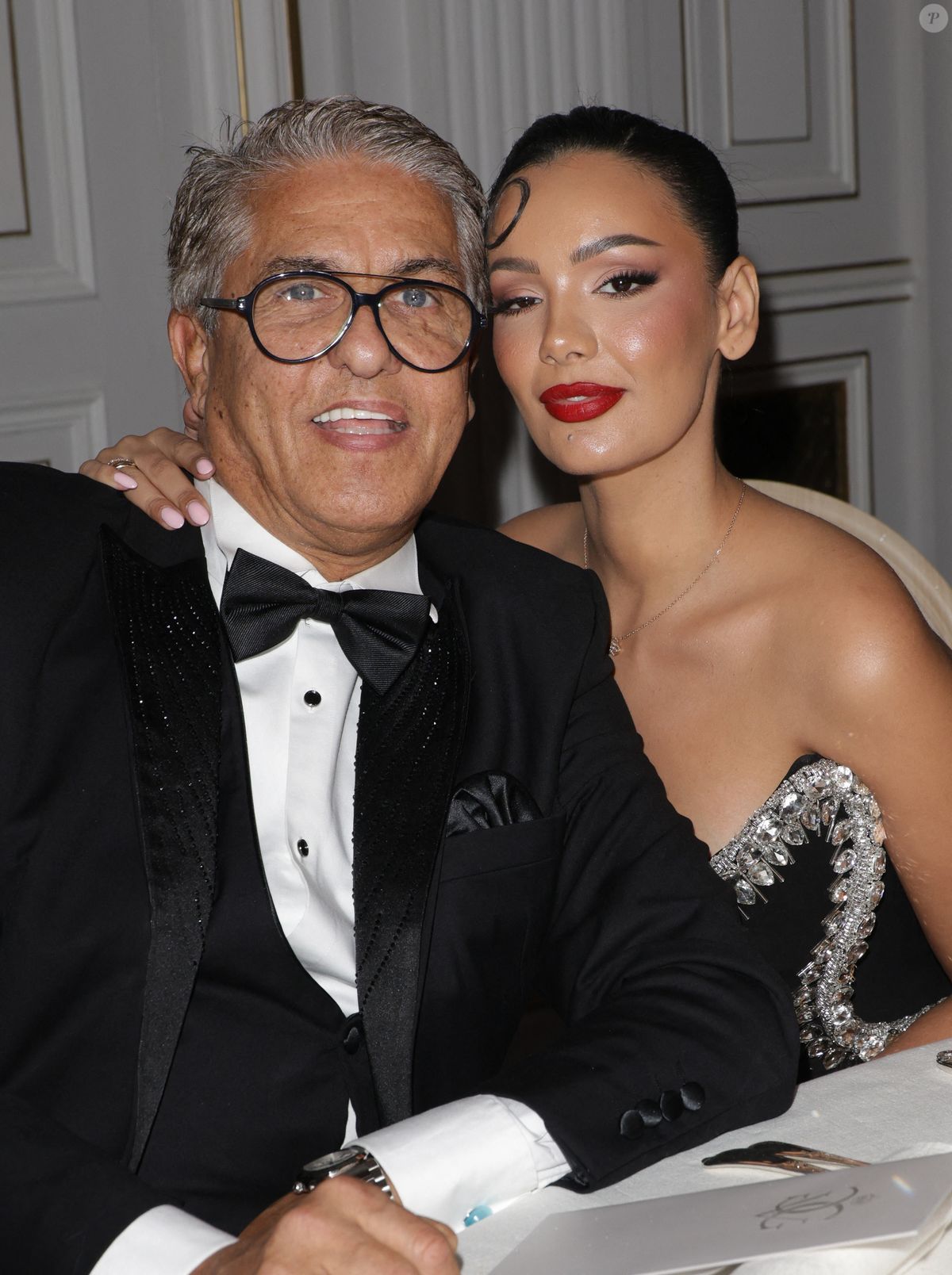 Photo : Les photographes n'ont pas manqué d'immortaliser le héros de la ...